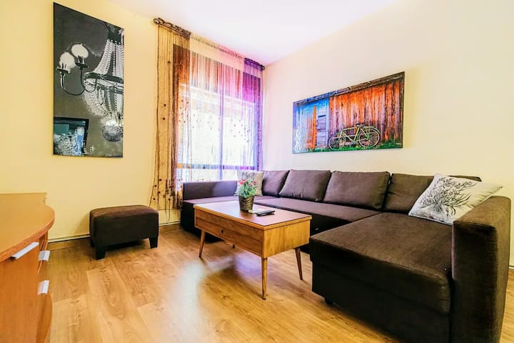 Modern 3-bedroom Apartment, City Centre, Elevator - Barcelona
