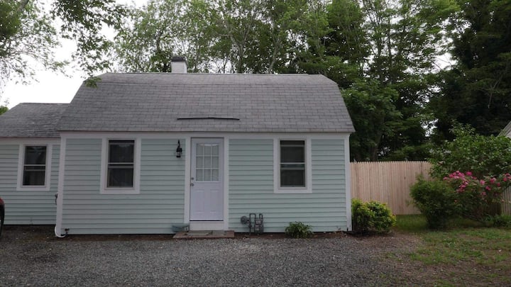 2 Bedroom Cottage Near The Beach And Shopping - Barnstable, MA