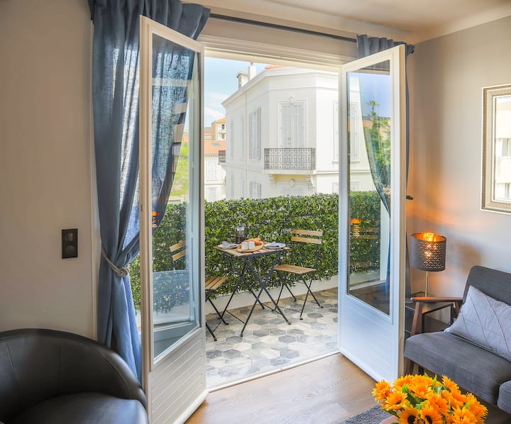 Chic Designer Home With Huge Balconies - Cannes