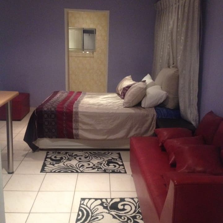 Black Swallow Guesthouse (Bsg) - Benoni
