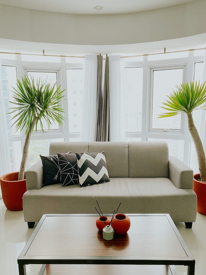 Rare Corner 2 Br W/ Amazing City View At Taguig - Philippines