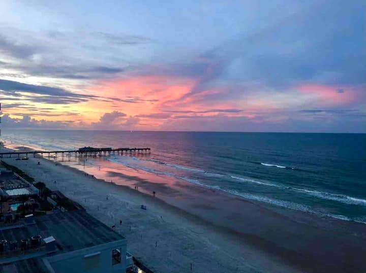 Beach Front Condo With Pool - Port Orange