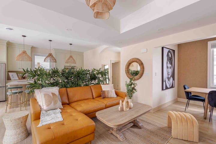 Beach House, The California Sunset-girls Getaway! - St. Catharines