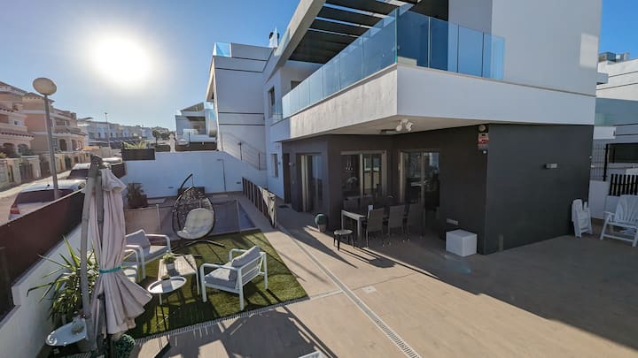 Independent Villa W/ Heated Fenced Pool - Espagne