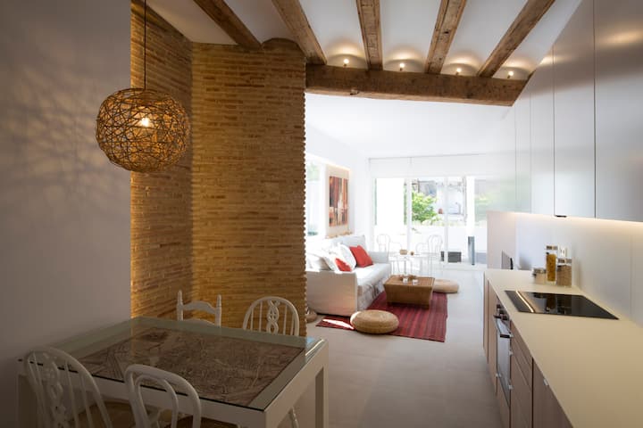 Apartamento De Diseño, Terraza, Centrico, Jardin. - Valencia