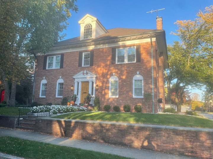 Completely Renovated Brick Colonial Off Blackstone - Providence, RI