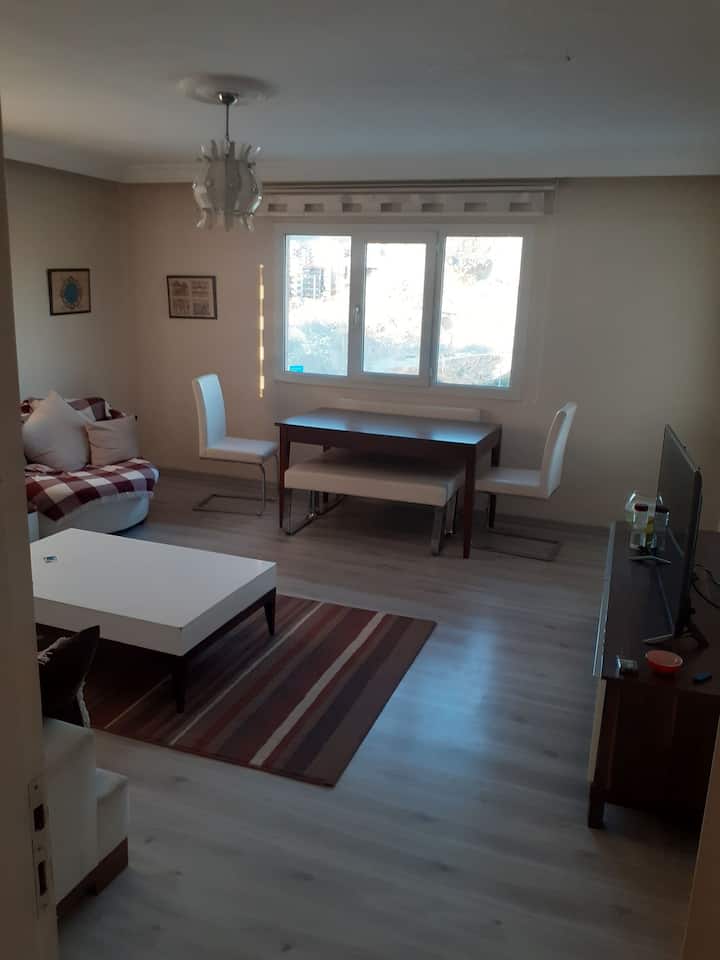 ŞEhir Merkezinde, Asansörlü,4. Kat,ferah,3+1 Ev... - Kuşadası