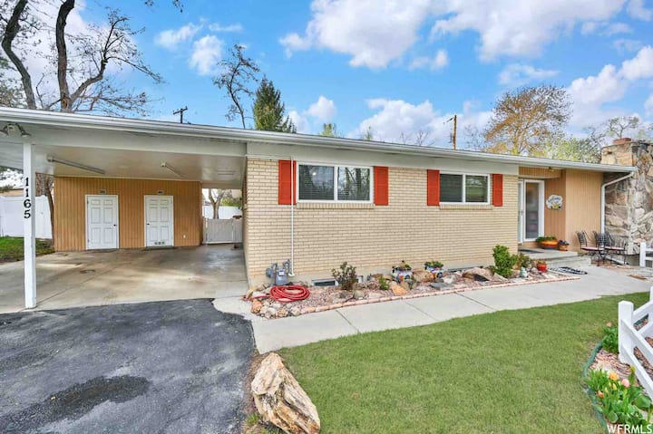Lovely 3 Bedroom Ski Rental/basement Apartment - Cottonwood Heights, UT