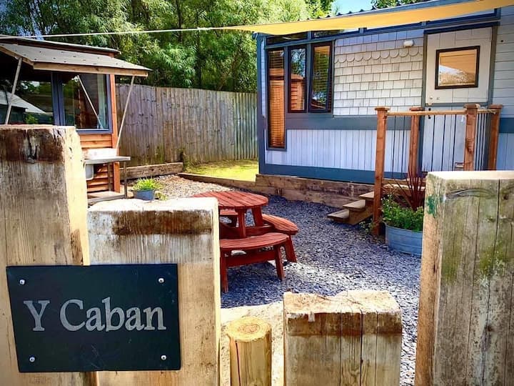Tregroes Caban On Wheels - Fishguard