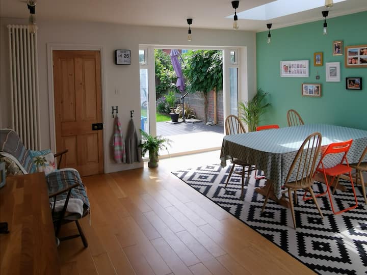 Family Pad. Beach Location. Restaurants & Bars. - Bournemouth