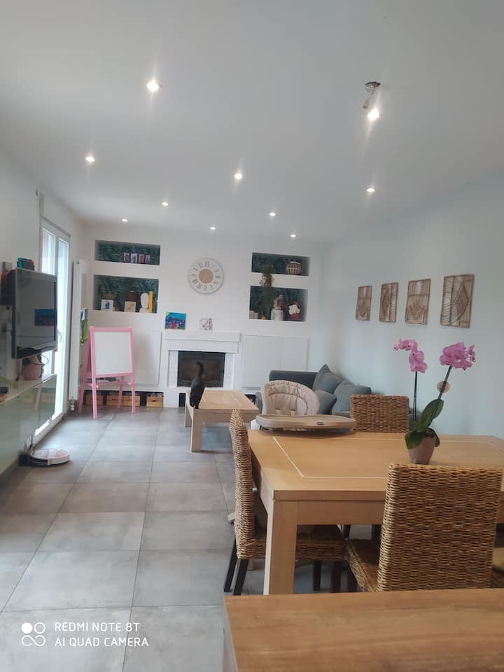 Maison Avec Piscine Hors-sol Et Spa Gonflable - Saint-Étienne