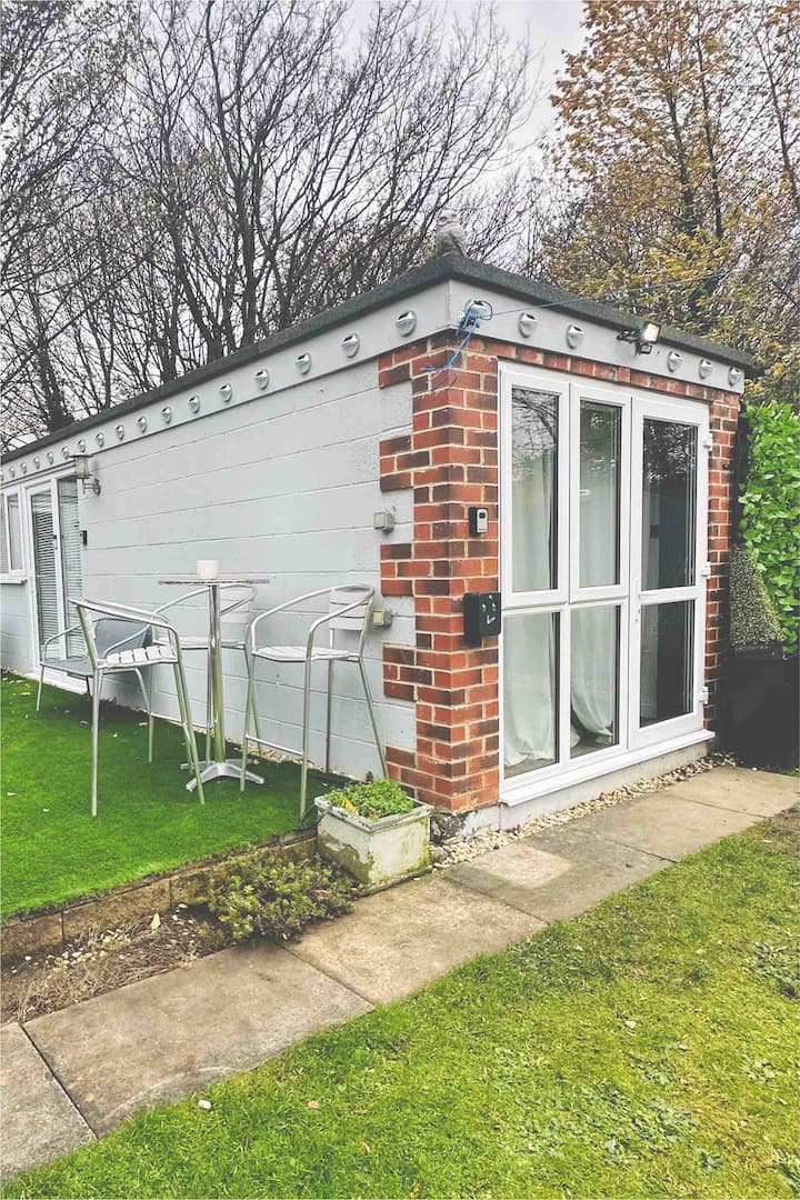 The Little Den - Leeds