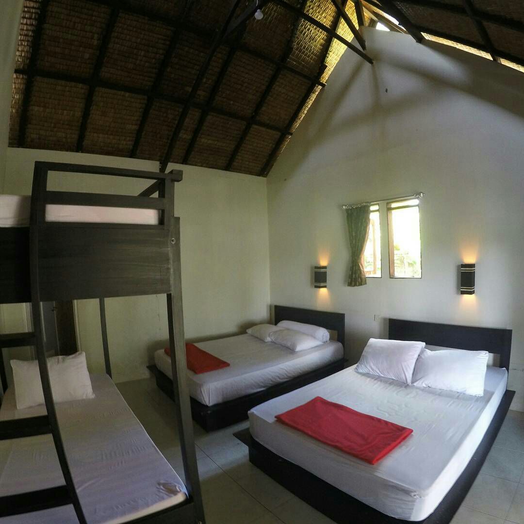 Family bungalow AC at Villa Dahon in Batu Karas - Huts for Rent in ...