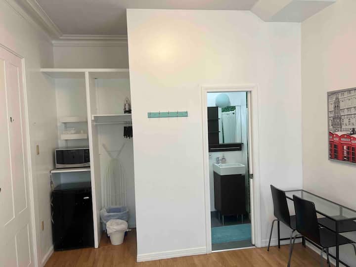 Lovely Room For Rent With Private Bathroom - Jersey City, NJ