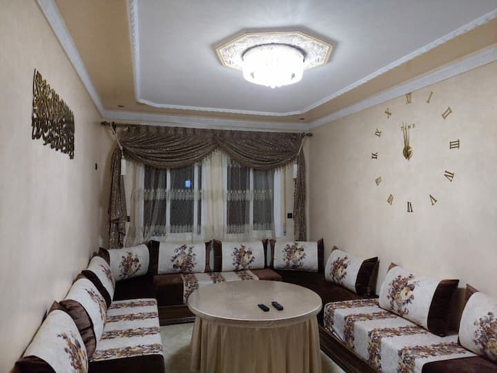 Superbe  Appartement  Au 1iere éTage  Dans Une Petite Immeuble  Au Calme Bien éQuipé  Et Sécurisé - Nador