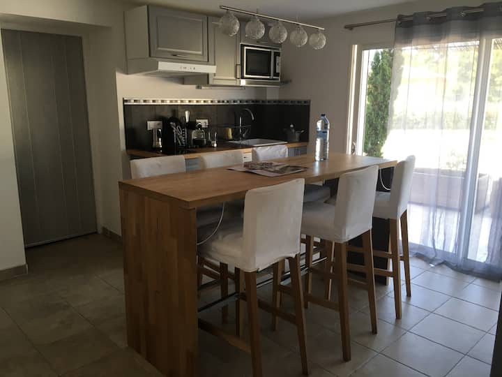 Appartement Chaleureux De 70 M2 En Rez De Jardin - Aix-en-Provence