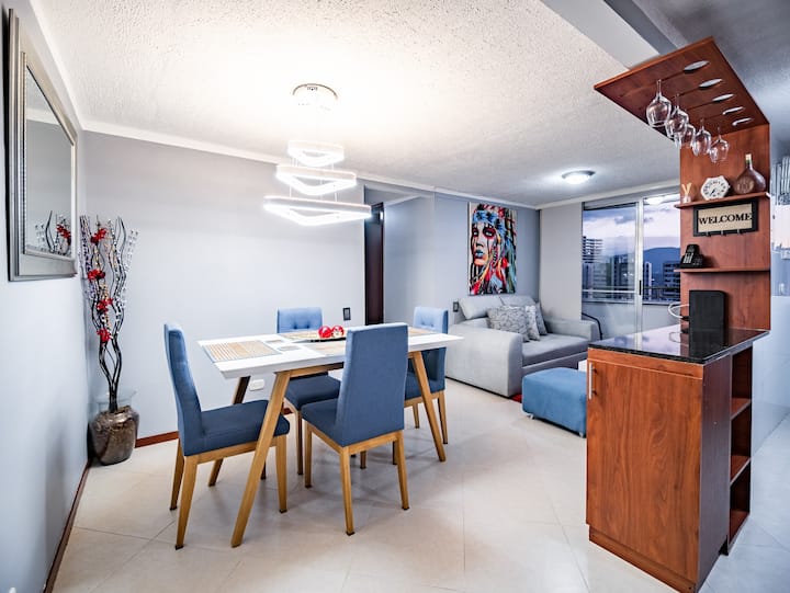 Poblado Apartament,vista Impresionante, Pool & Gym - Medellín