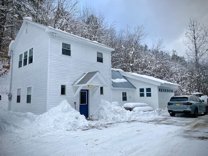 Location! Fully Walkable Spacious 3 Br House! - Ludlow, VT