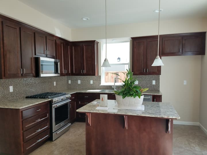 Sahara Place - Hollister, CA