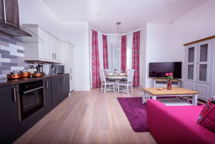 4 Bedroom Apartment  - Very High Quality - Oxford