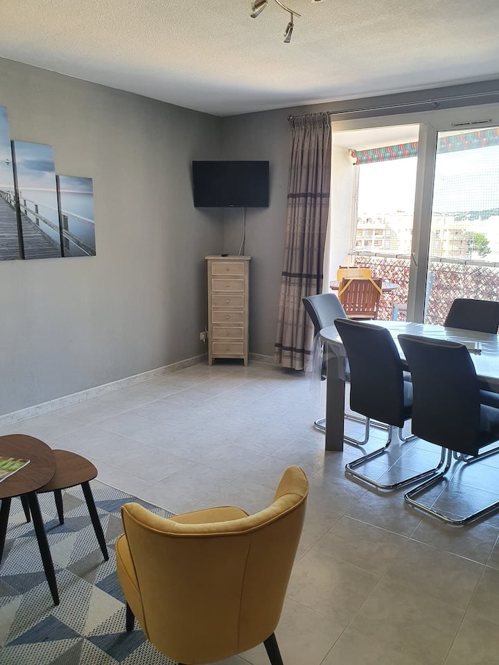 Appartement à 5 Min De La Plage , Parking Privatif - Saint-Laurent-du-Var