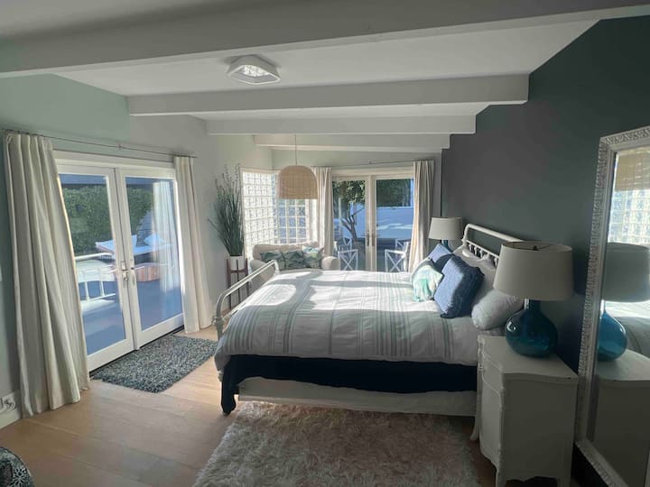 Large Private Bedroom/bathroom In Beachfront Home - Cayucos, CA
