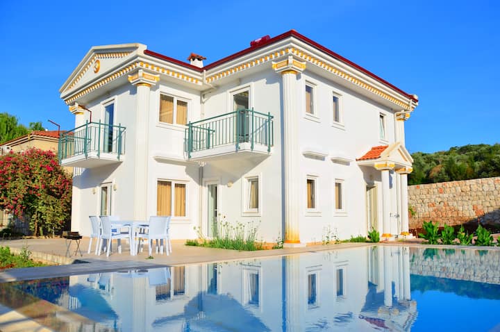 ÖZel Havuzlu -6 Kişilik Bahçeli Villa No 3 - Kaş