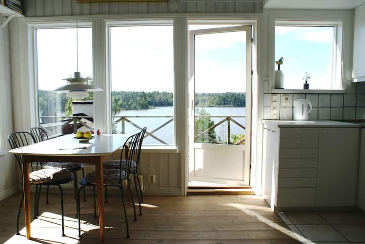 Small Villa With Space, Lake View And Nature - Stockholm