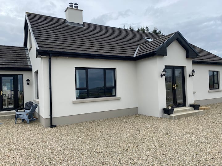 Mo Chró Beag 
4 Bedroom House, Beautiful Location - Letterkenny
