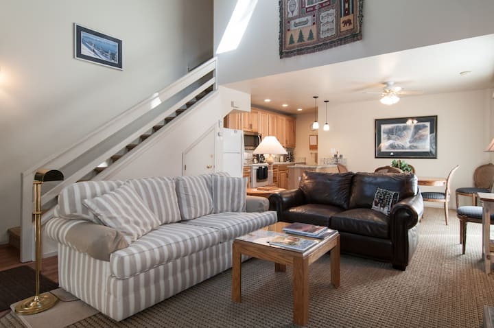 3bd/2bath, Jacuzzi, - Close To Hyatt Or Lake - Incline Village, NV