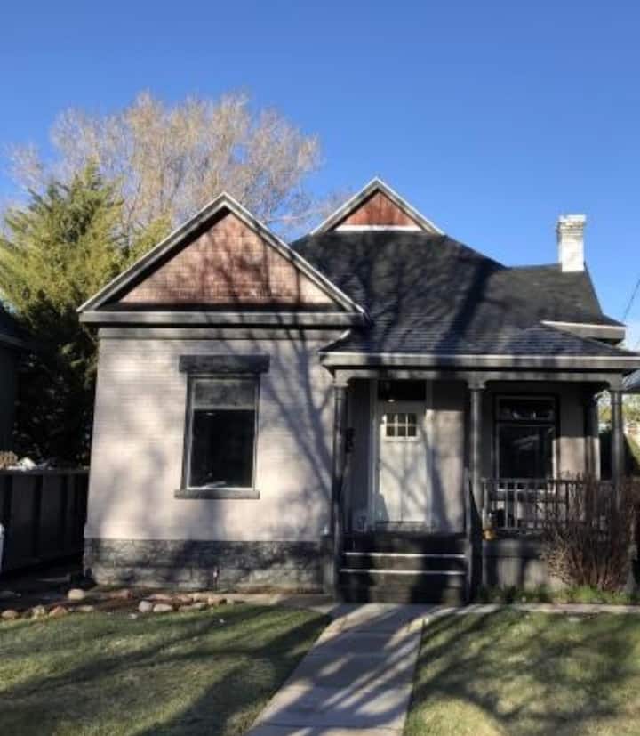 Cozy Cottage In 9th & 9th Very Close To Dwtn. - Tracy Aviary & Botanical Gardens