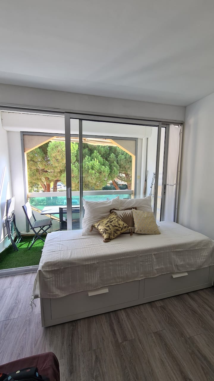 Studio Climatisé  Avec Place De Parking Privative. - Bormes-les-Mimosas