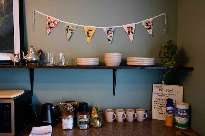 A Stay Beneath The Trees - Port Angeles, WA