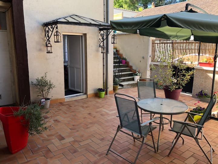 Studio Amboise Avec Patio. - Amboise