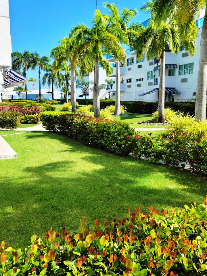 Lovely 2 Bedroom Condo,steps Away From The Beach - Loíza