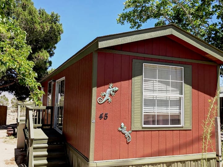Southwest Hideaway Cabin - Lone Pine, CA