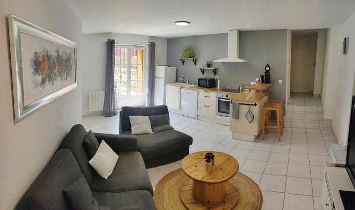 « L’escale » Logement 3/4 Couchages Crémieu Centre - Crémieu