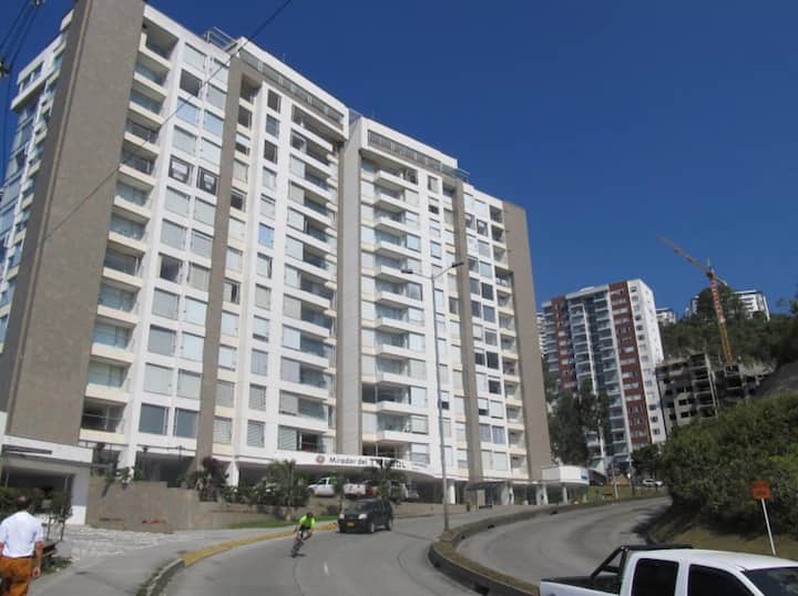 Hermoso Con Excelente Vista Y Ubicación - Manizales