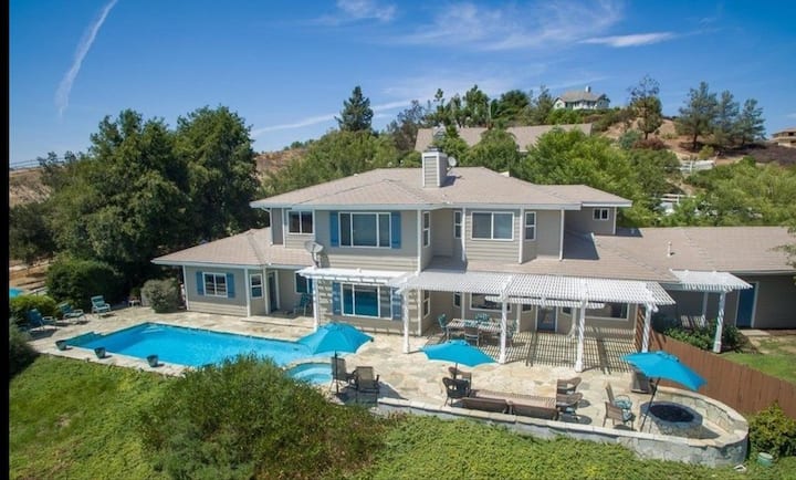 Heart Of Wine Country Estate❤️sleeps 27❤️on 2 Acres❤️ - Temecula