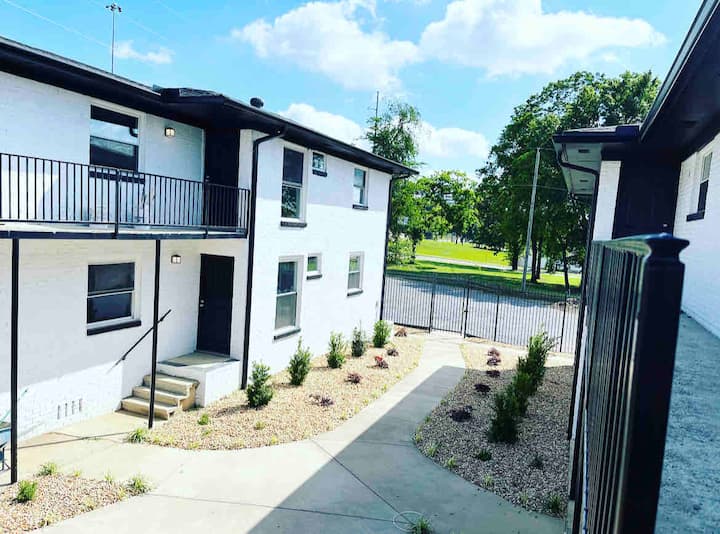 Affordable 2- Bedroom Rental W/free Parking - Birmingham, AL