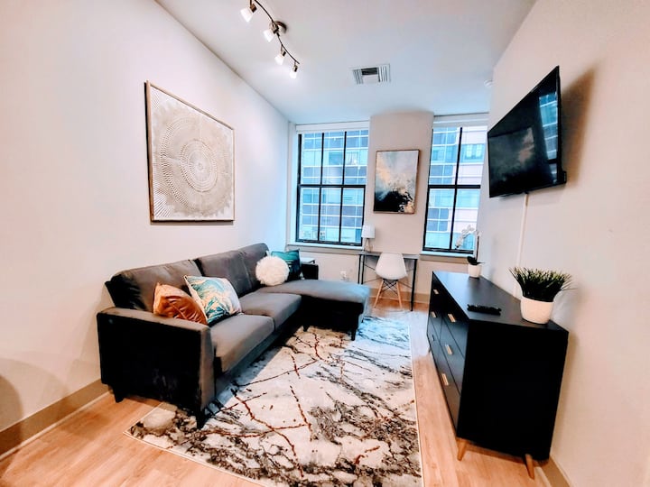 Inner Harbor Luxury Apartment W/amenities - Baltimore, MD