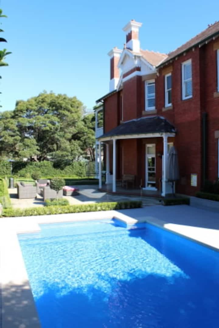 6 Bedroom Mansion In Convenient Location - Bondi Beach