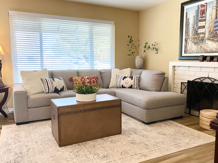 Casa Emilya| Gorgeous | Super Clean - Riverside, CA