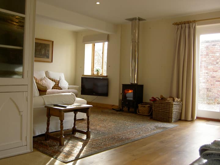 Bewley Cottage Cholmondeley Sy14 8an - Beeston Castle