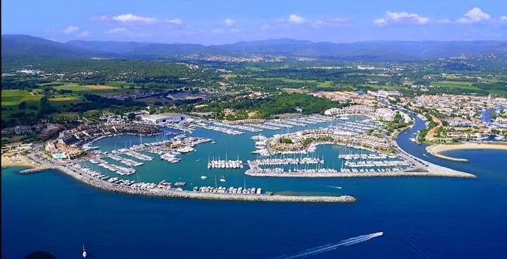 Havre De Paix En Bord De Mer. - Cogolin