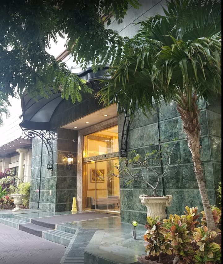 Royal Garden Waikiki - Boutique Studio - Honolulu, HI