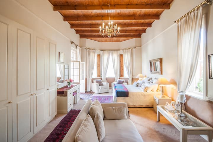 Connie's Cottages Montagu - Honeymoon Suite - Montagu