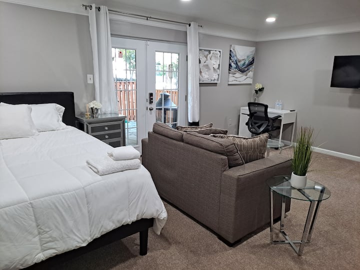 Adorable Studio Suite In Columbia - Columbia, MD