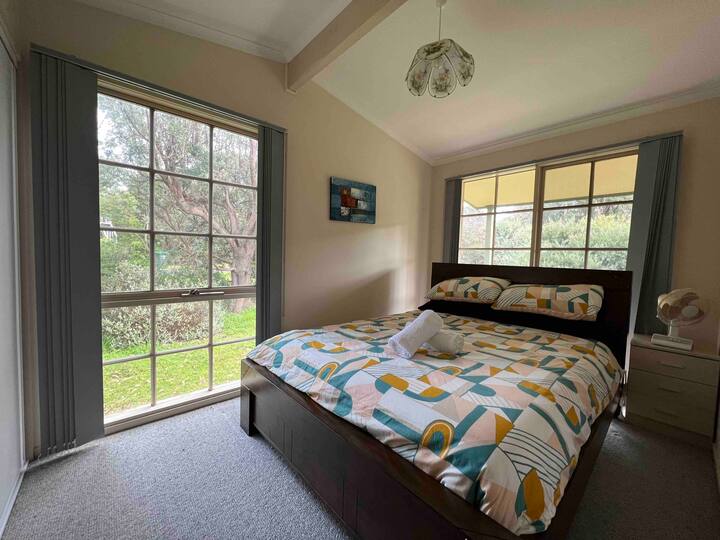 Sand, Surf & Sun - Linen Included - Venus Bay