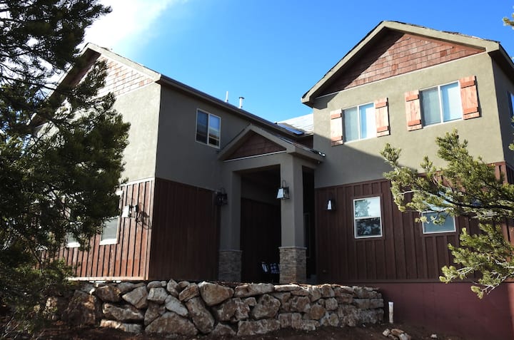 Zion Views- R Family Square + Resort Access - Springdale, UT